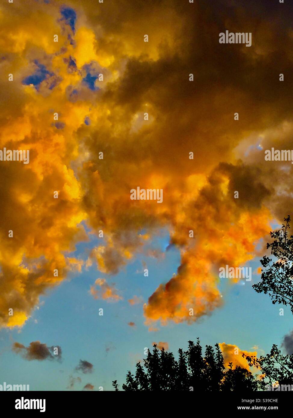Canada at sunset hi-res stock photography and images - Alamy