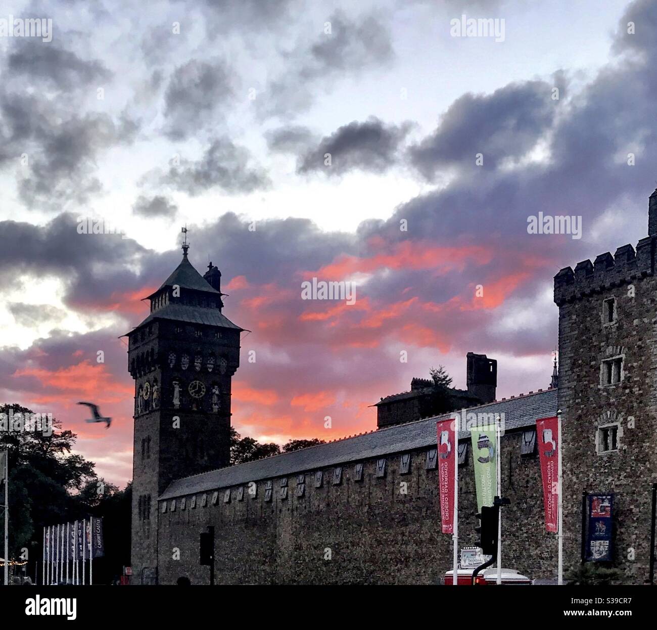 Cardiff sunset hi-res stock photography and images - Alamy