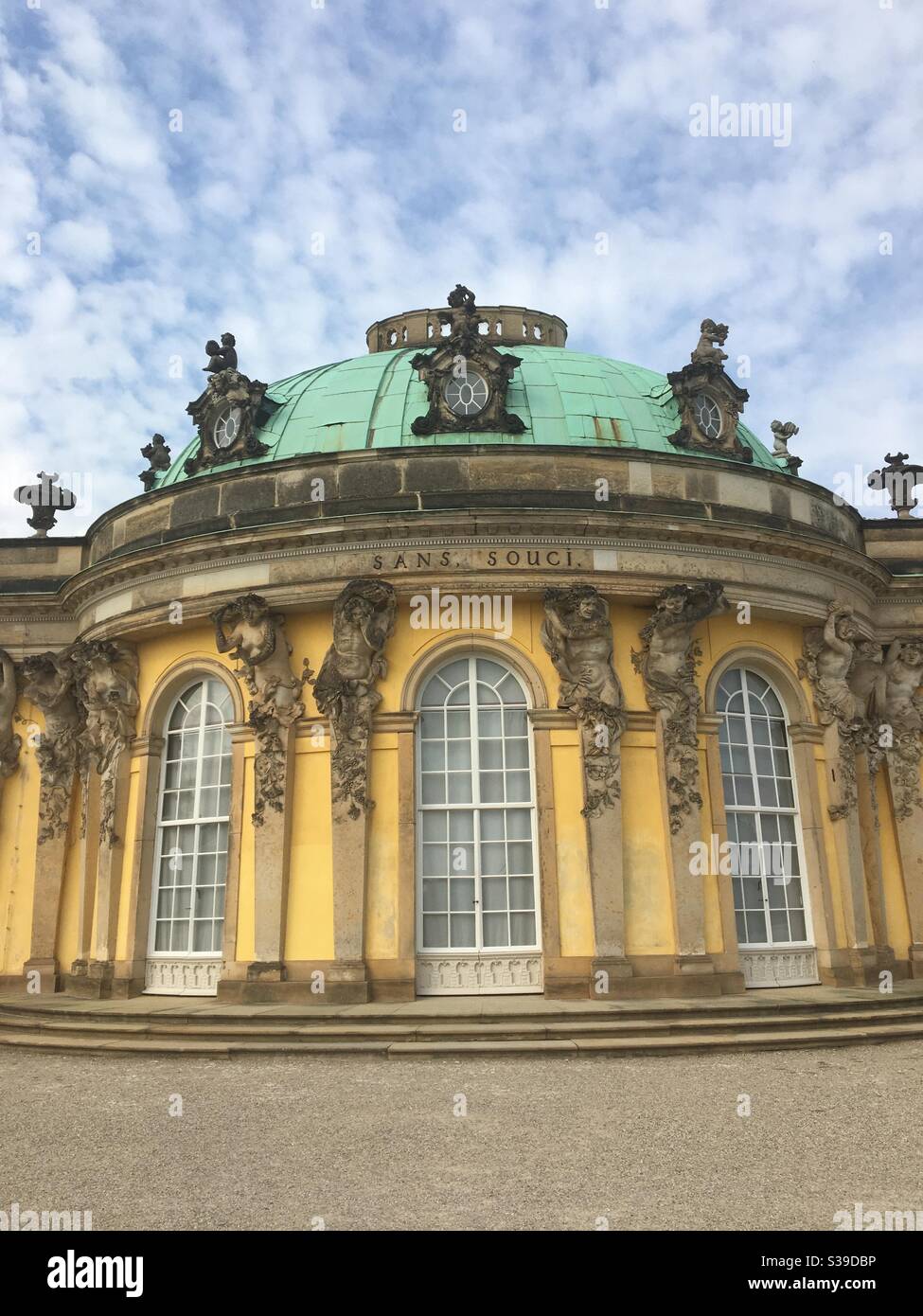 Sans hi-res stock photography and images - Alamy