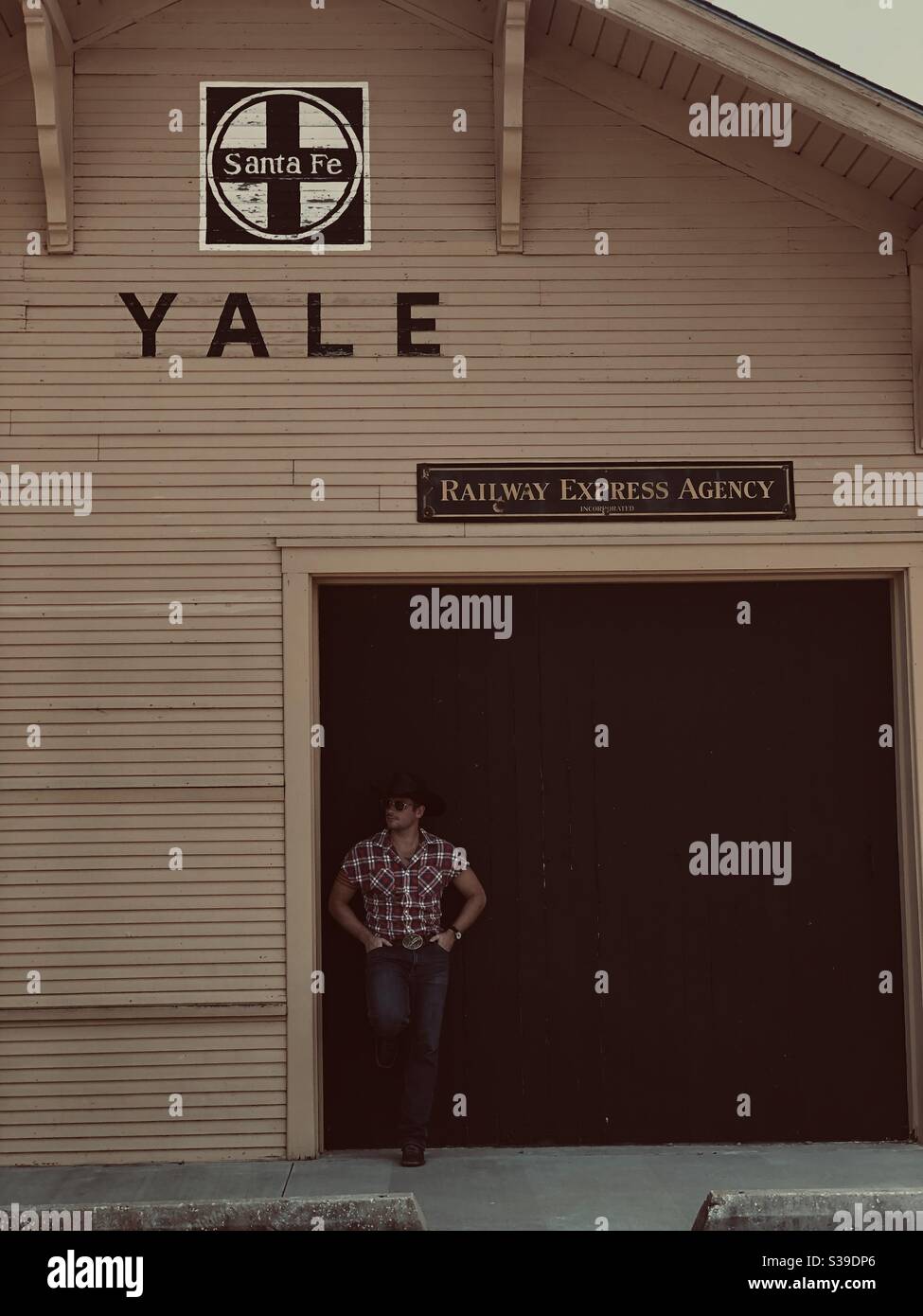 Railway express agency hi-res stock photography and images - Alamy