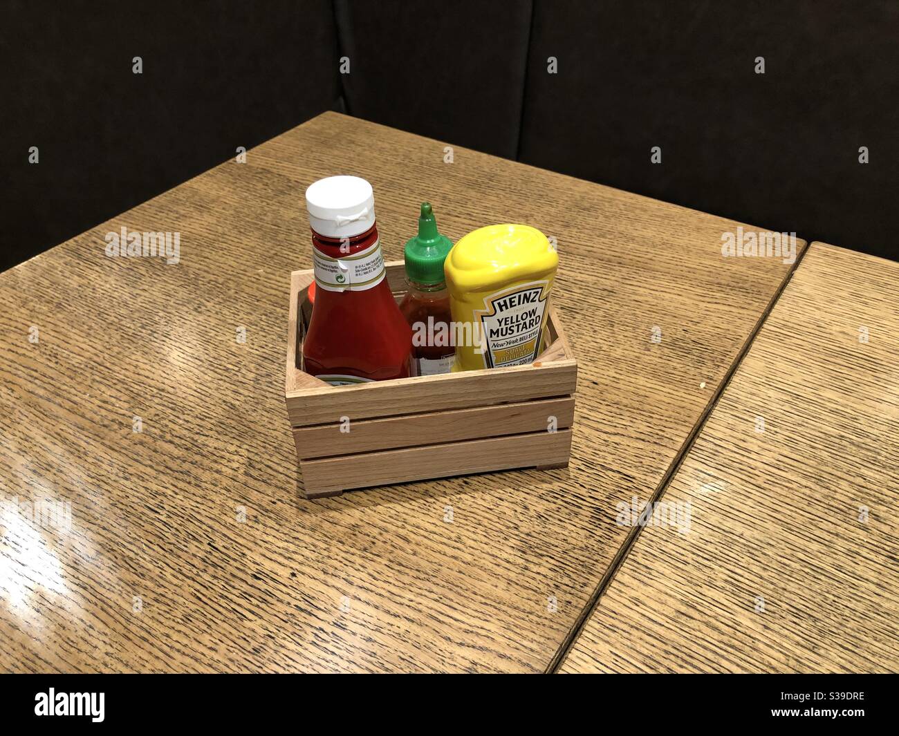 Condiments mustard ketchup hi-res stock photography and images - Alamy