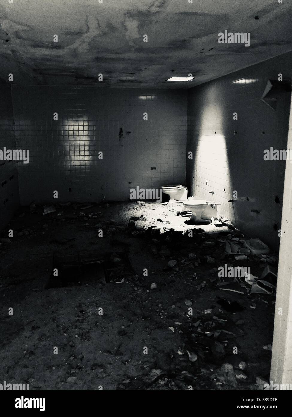 Light from above hi-res stock photography and images - Alamy