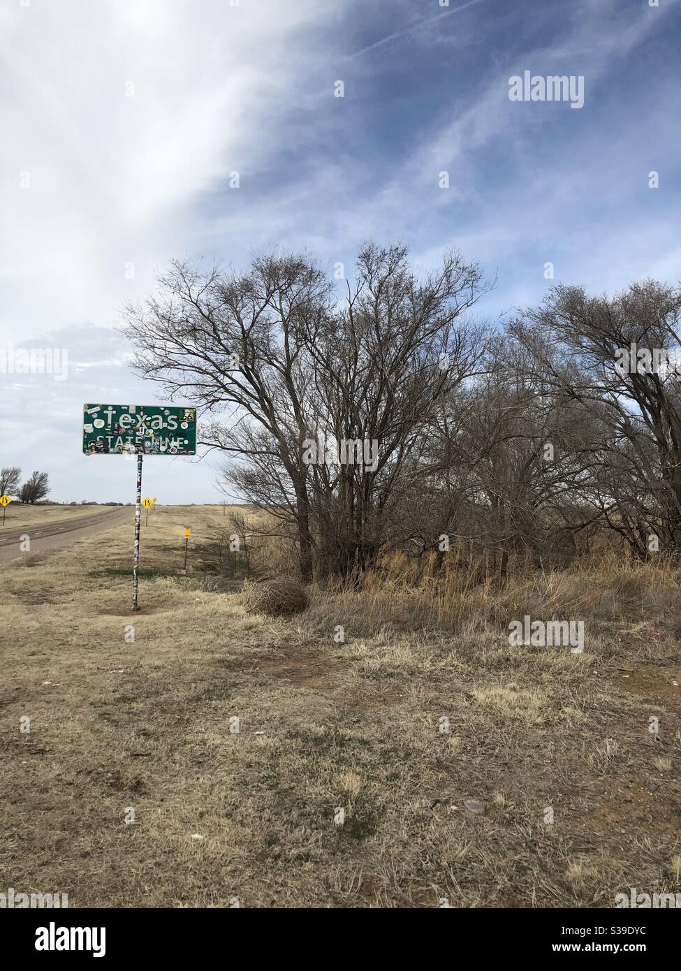 Texas state line sign hi-res stock photography and images - Alamy