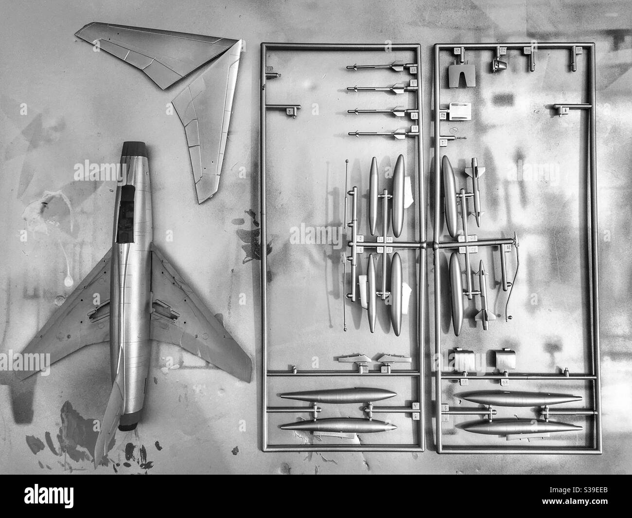 Frog 1/72 scale F-100 Super Sabre model aircraft Stock Photo - Alamy