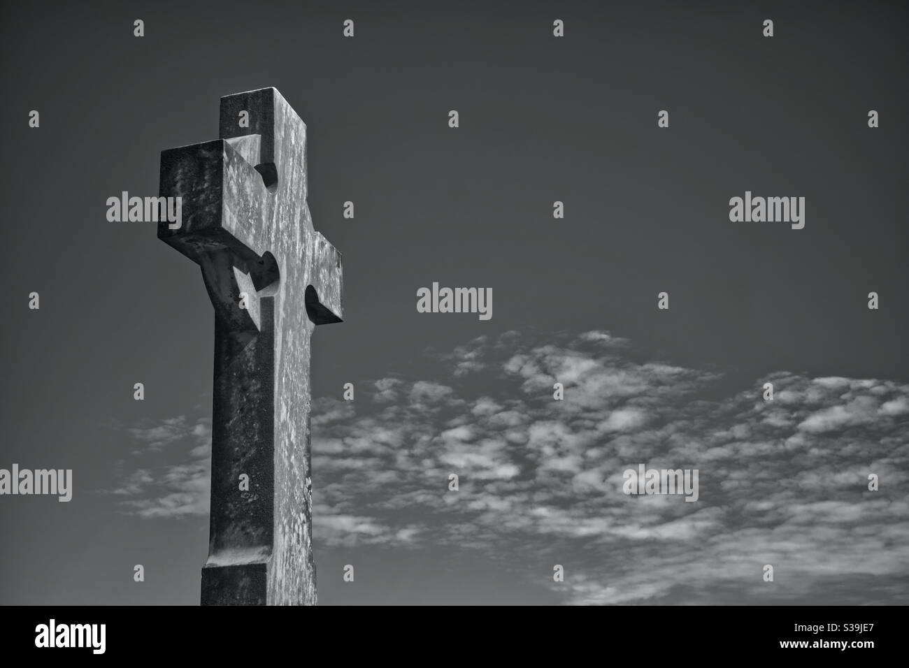 Crucifix black white hi-res stock photography and images - Alamy
