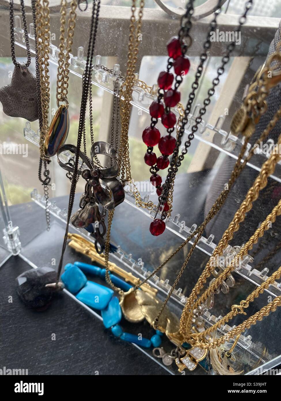 Silver brooch hi-res stock photography and images - Alamy