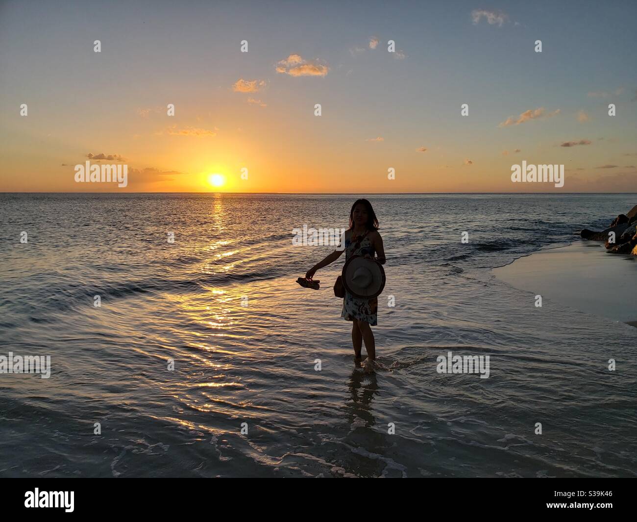 Lady on the beach hi-res stock photography and images - Alamy
