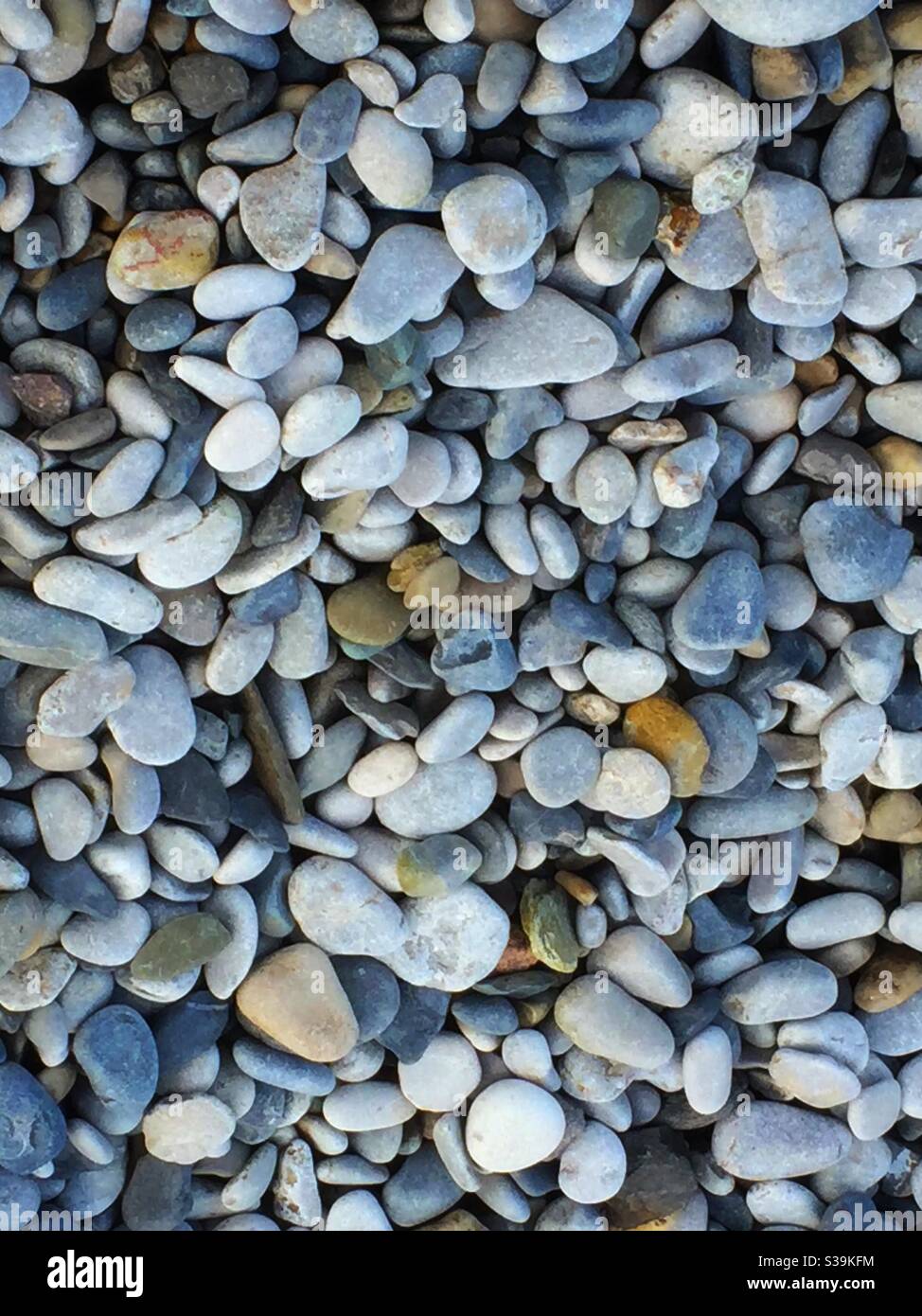Coloured pebbles hi-res stock photography and images - Alamy