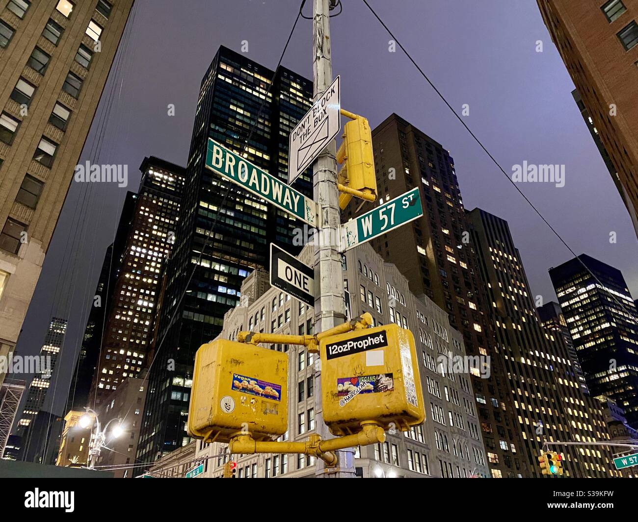Usa street signs hi-res stock photography and images - Alamy
