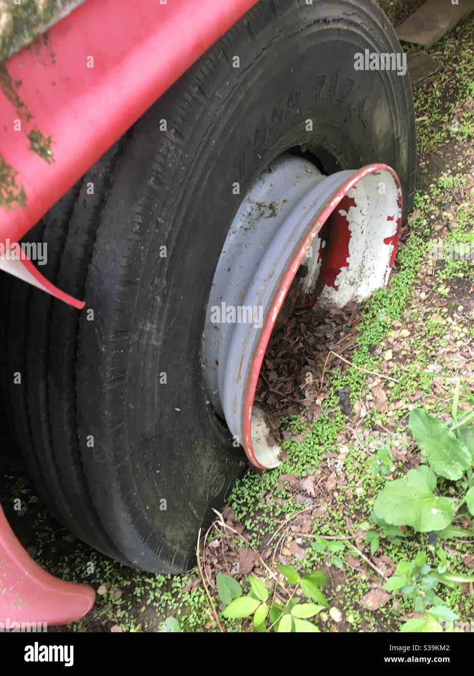 Ground rim hi-res stock photography and images - Alamy