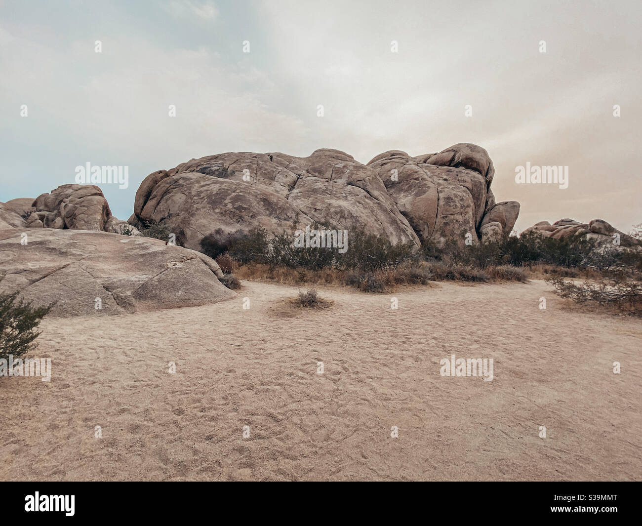 Grey desert rock hi-res stock photography and images - Alamy