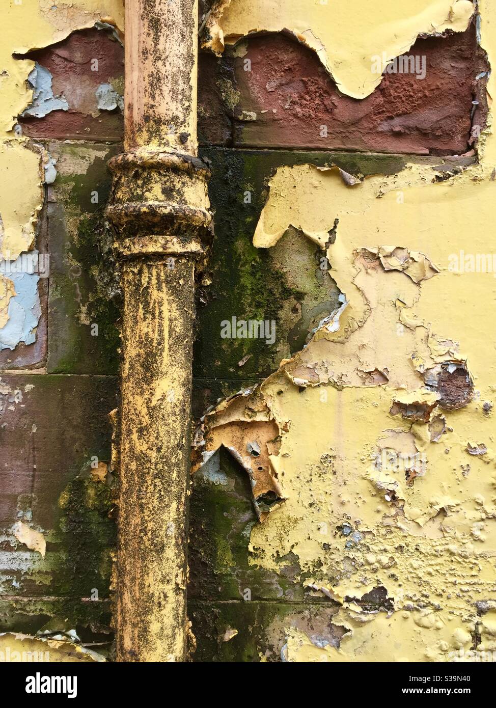 Down pipe hi-res stock photography and images - Alamy