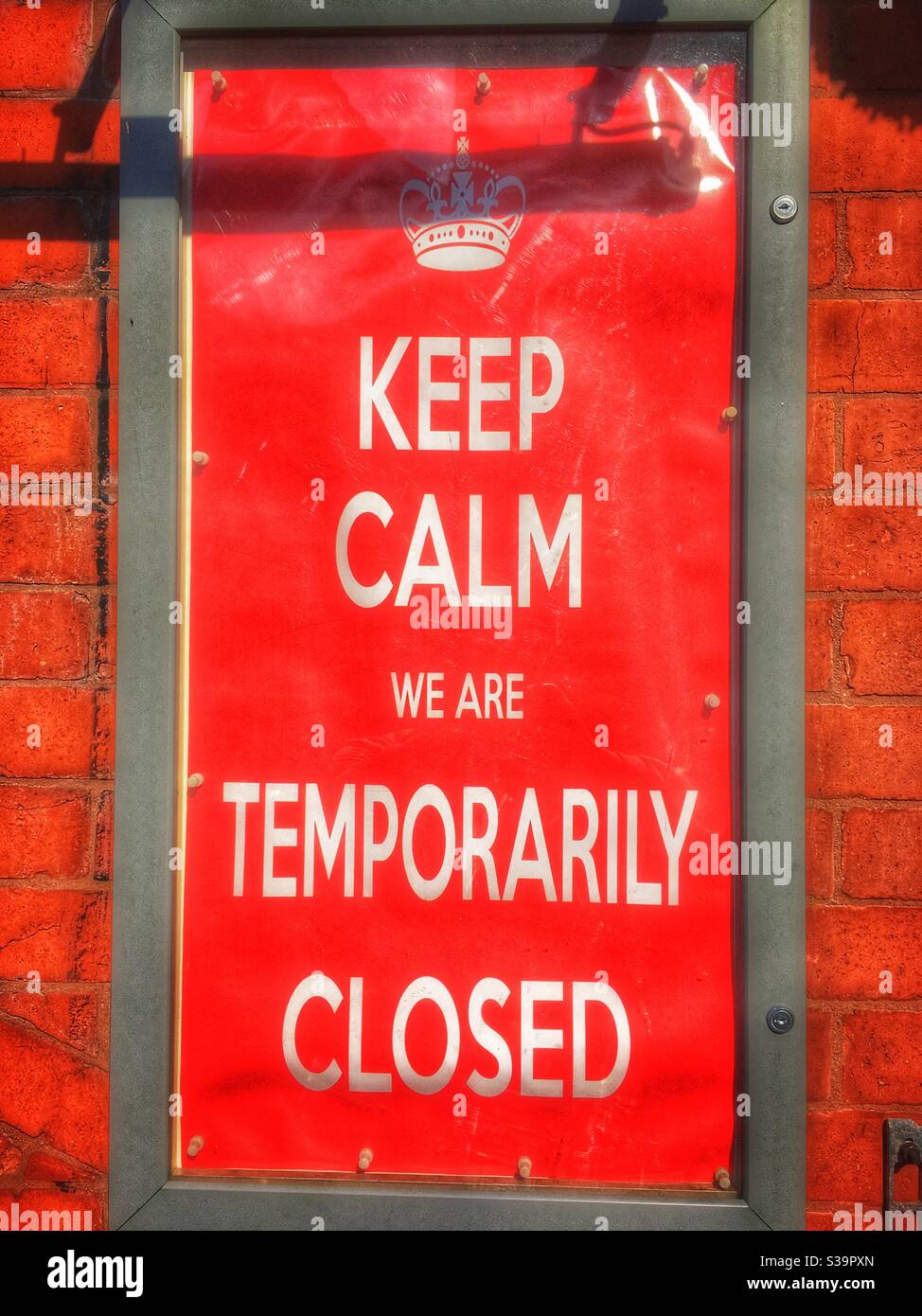 Temporarily closed hi-res stock photography and images - Alamy