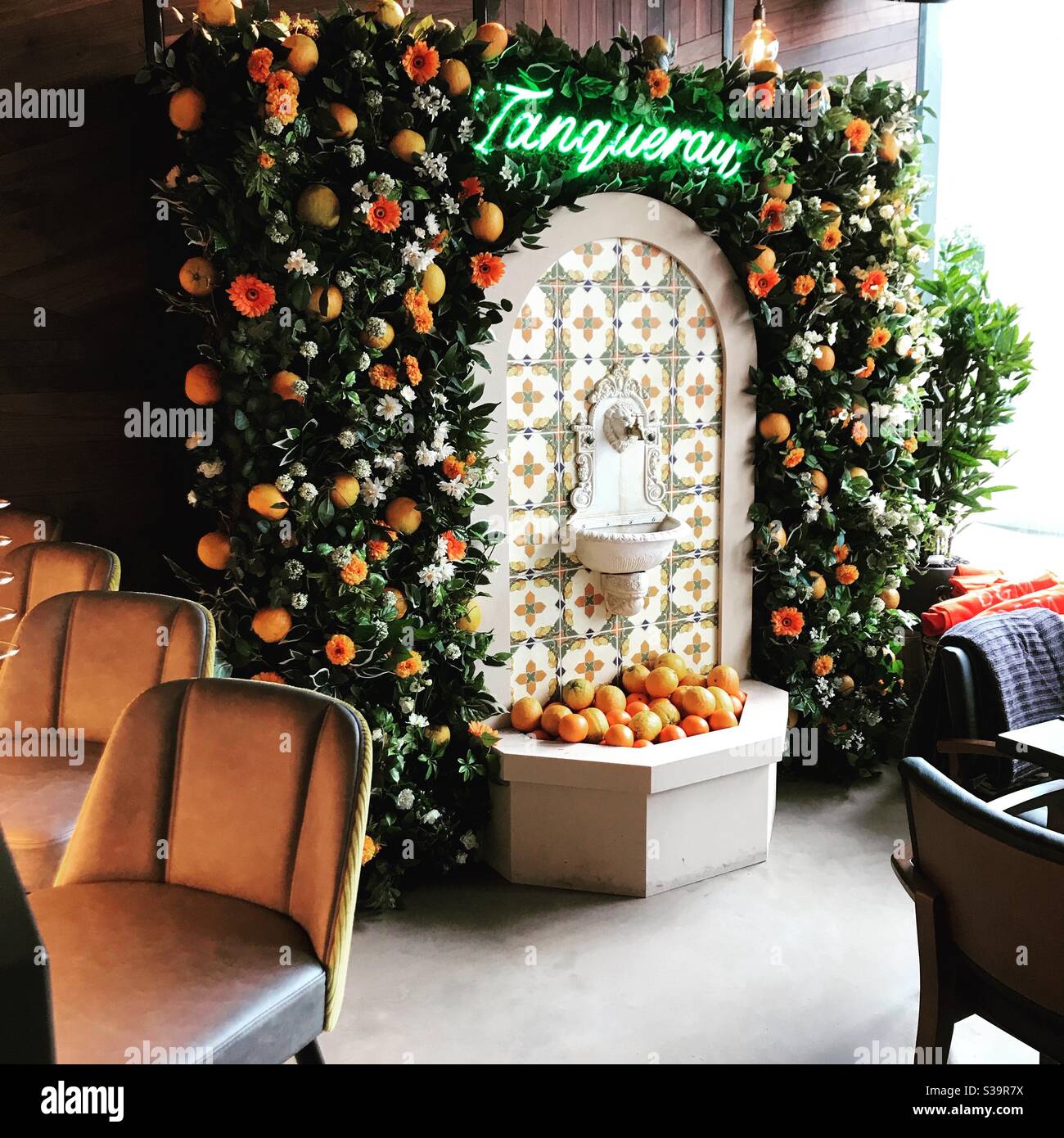 Tanqueray hi-res stock photography and images - Alamy