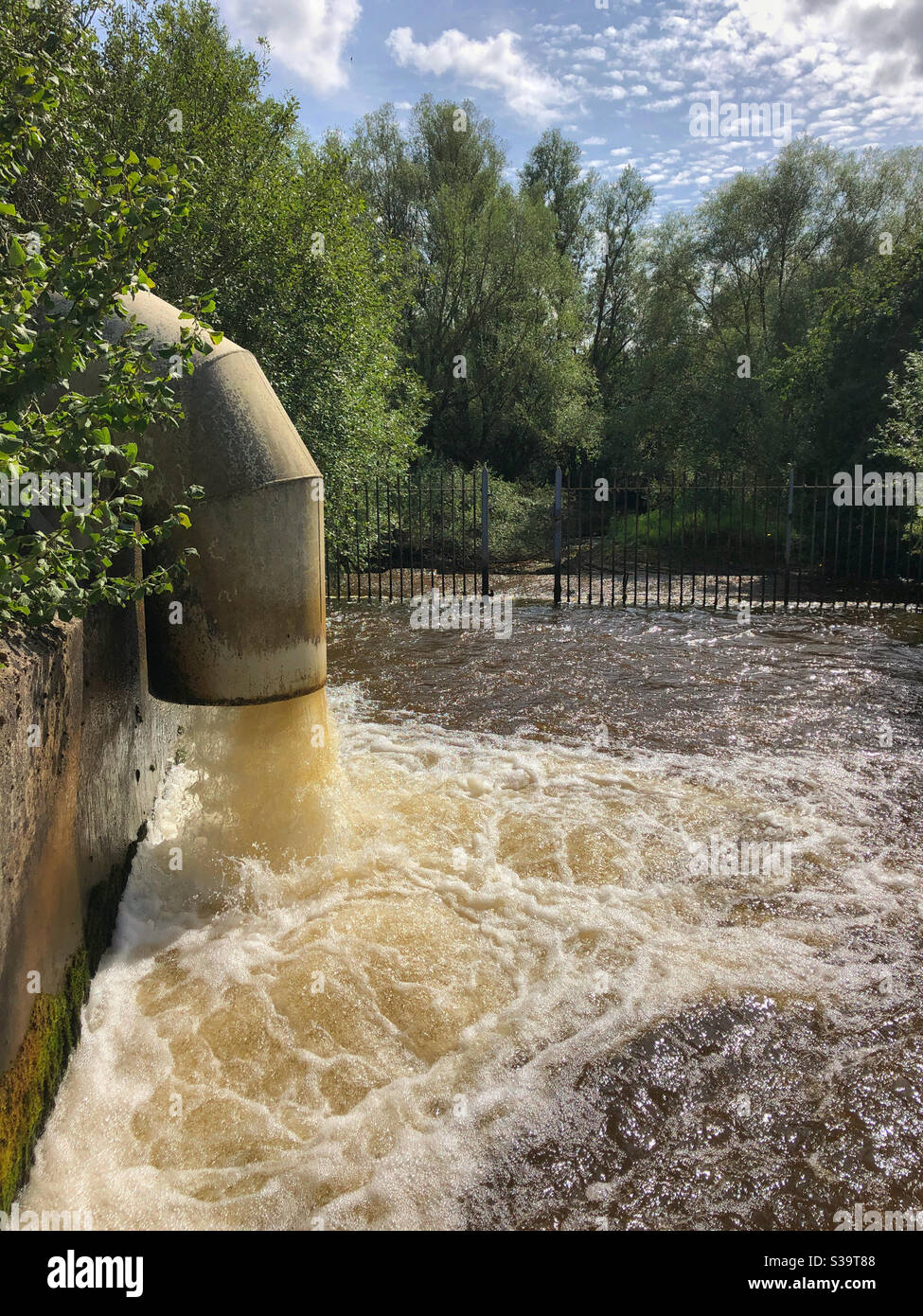 Intake pipe for Llandegvedd reservoir from the river Usk Stock Photo ...