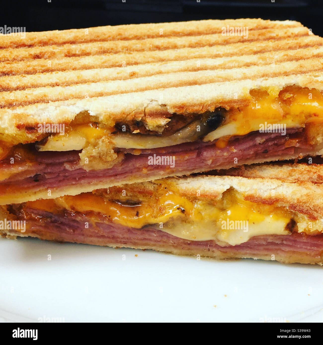 Toasted sandwich hi-res stock photography and images - Alamy