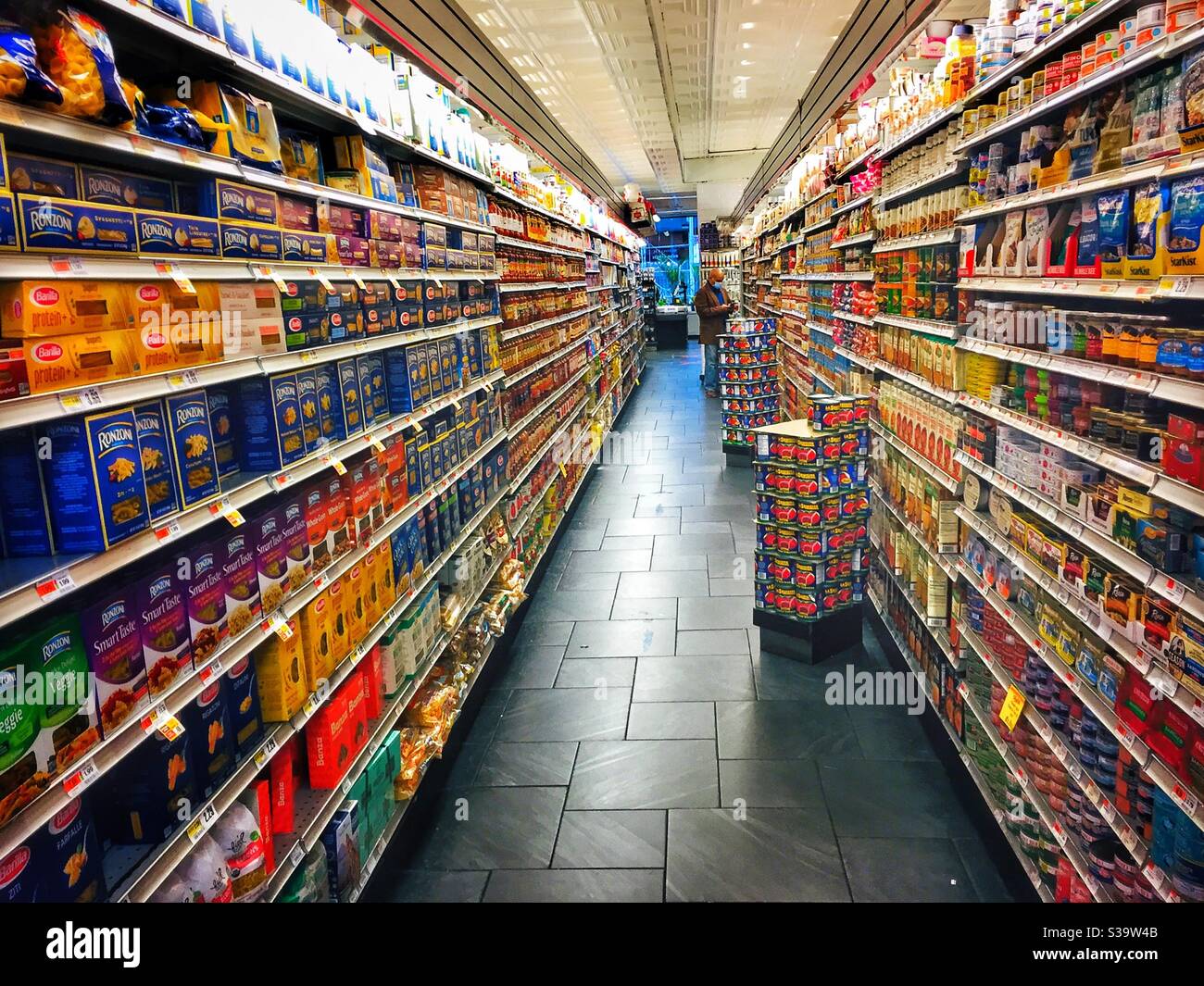 American Grocery Store High Resolution Stock Photography and Images - Alamy