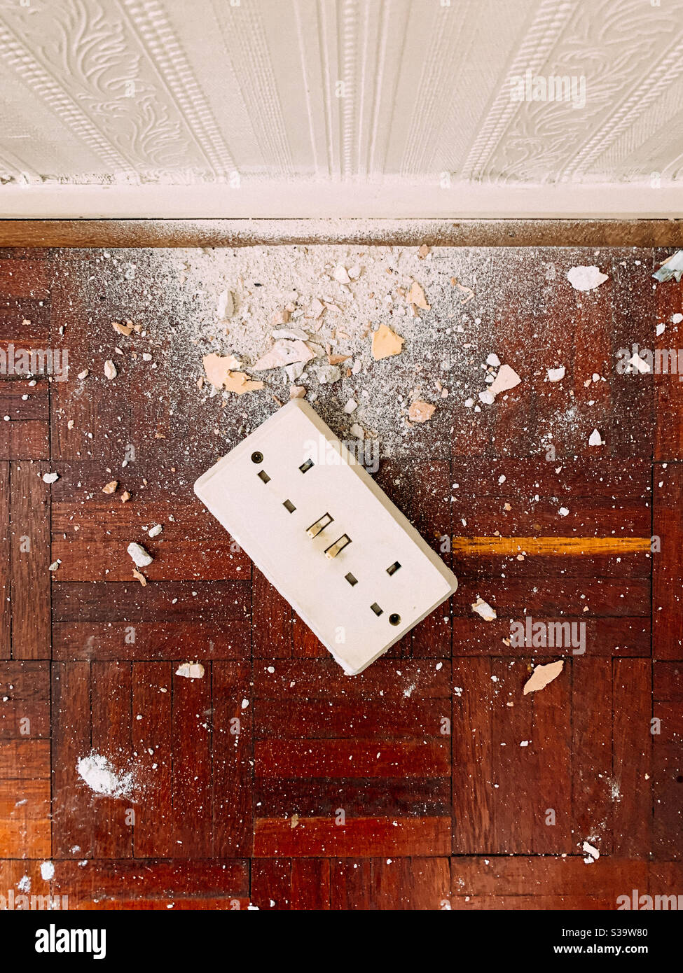 Socket floor uk hi-res stock photography and images - Alamy