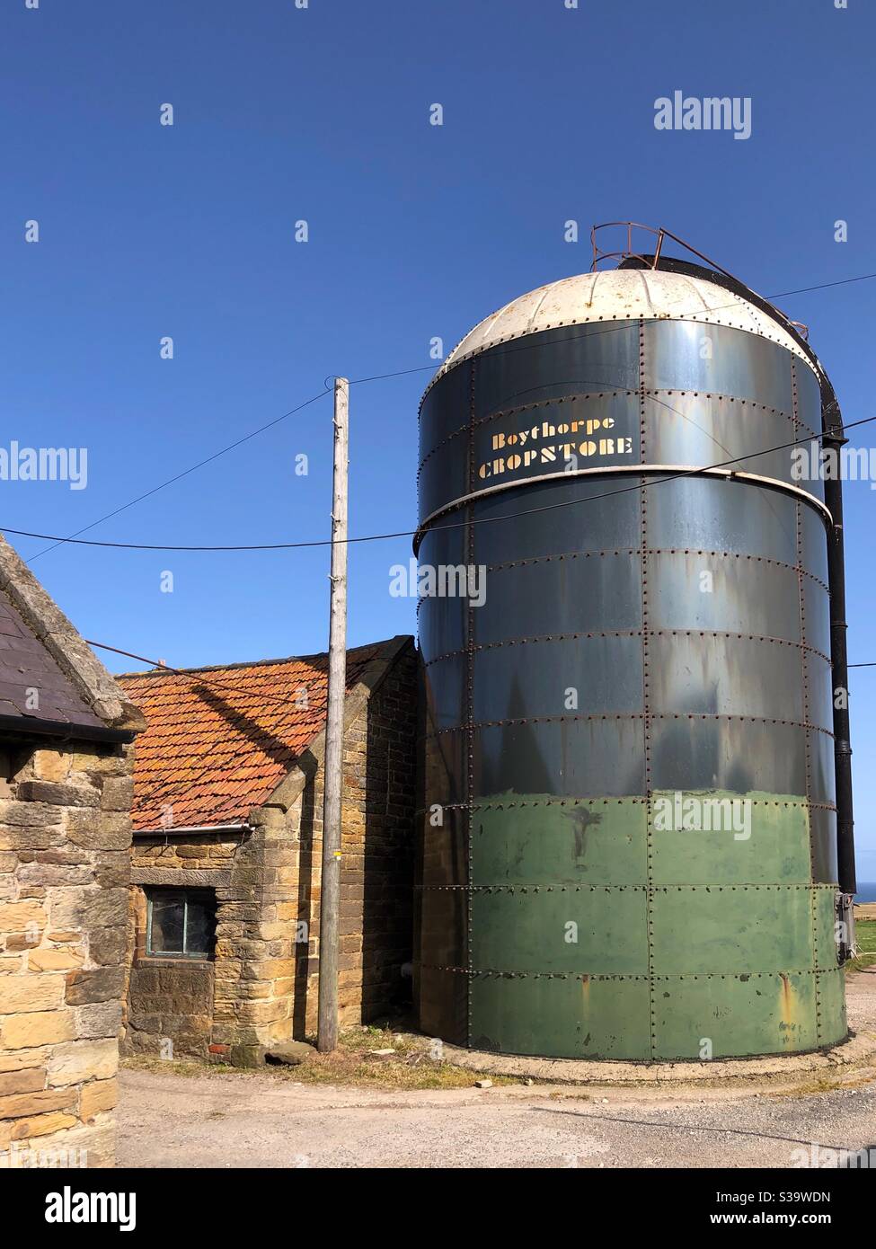 Crop silo hi-res stock photography and images - Alamy