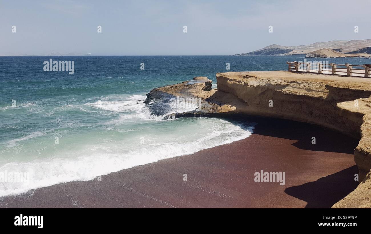 Red beach paracas hi-res stock photography and images - Alamy