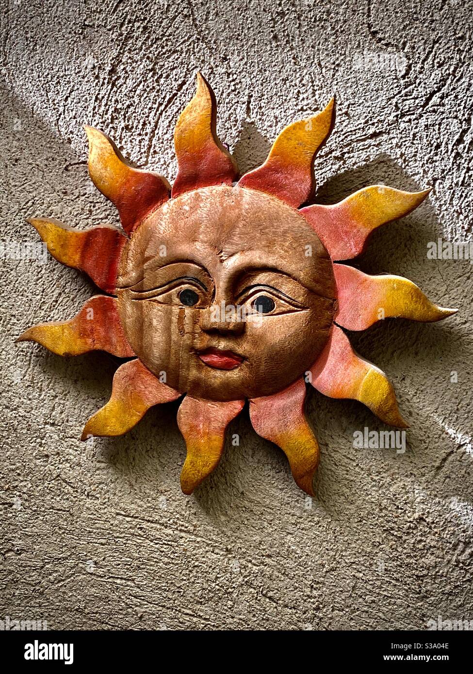 Smiling sun face hi-res stock photography and images - Alamy