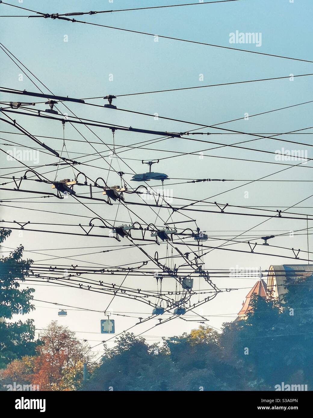 Overhead trolley wires hi-res stock photography and images - Alamy
