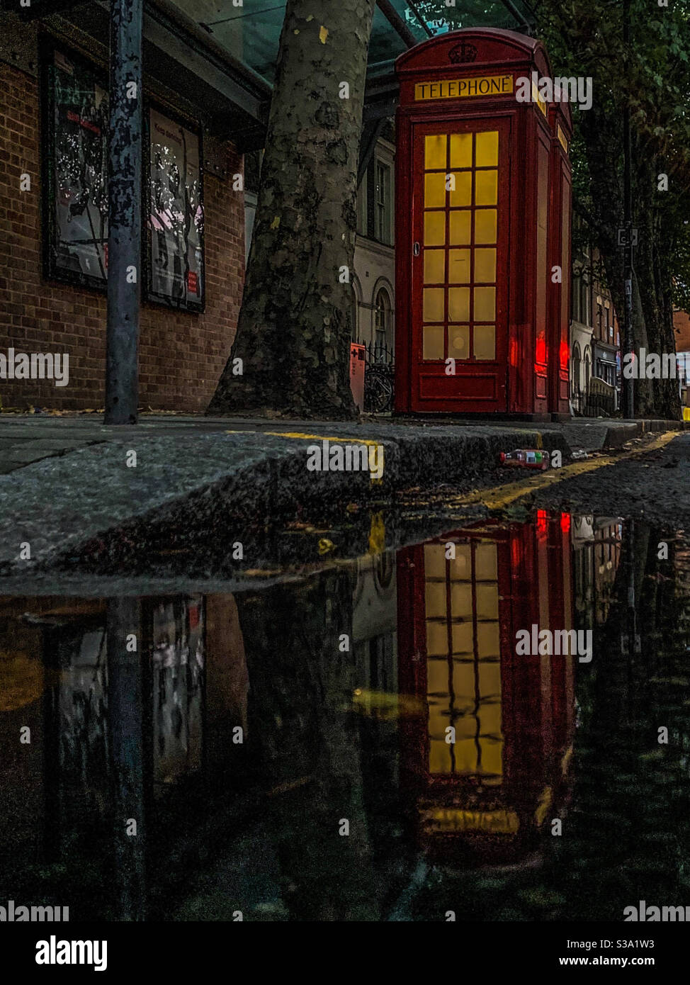 Reflection street photography hi-res stock photography and images - Alamy