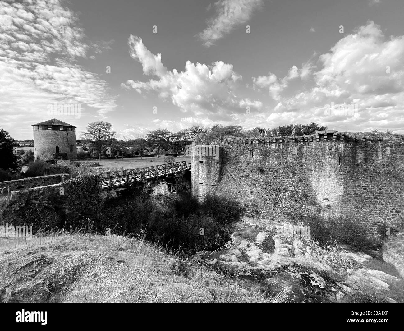 Château ruins Parthenay France Stock Photo - Alamy