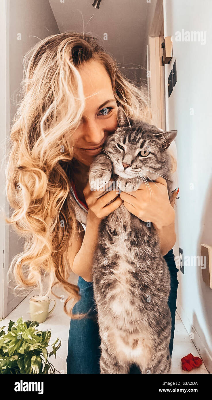 Cat and girl hi-res stock photography and images - Alamy