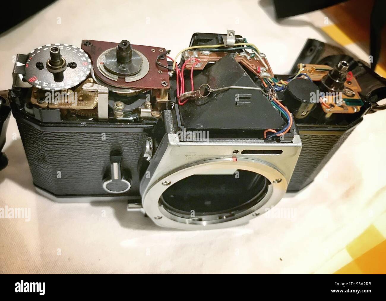 Inside an old SLRcamera Stock Photo - Alamy