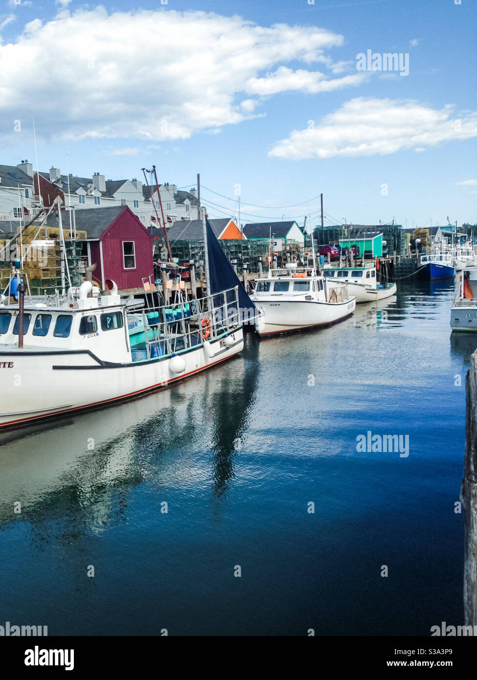 Maine harbor boats Stock Photo - Alamy