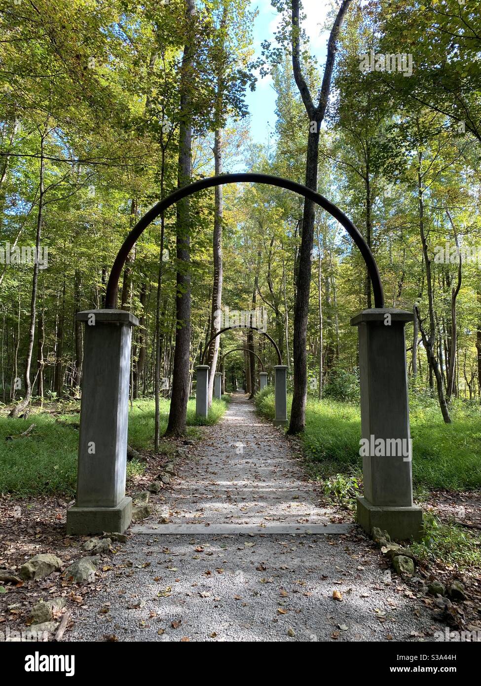 Walkway with arches hi-res stock photography and images - Alamy