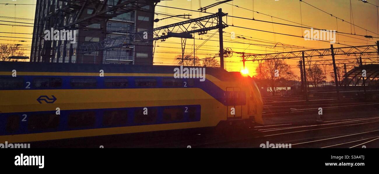 Ns train hi-res stock photography and images - Alamy