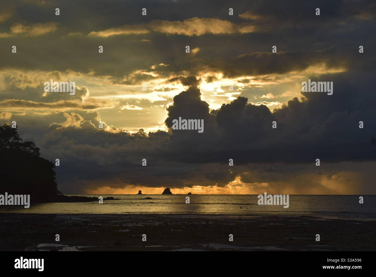 Palawan beaches hi-res stock photography and images - Alamy