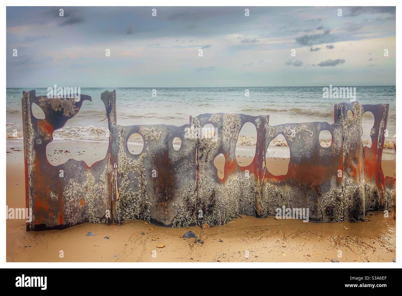 Barriers on beach hi-res stock photography and images - Alamy