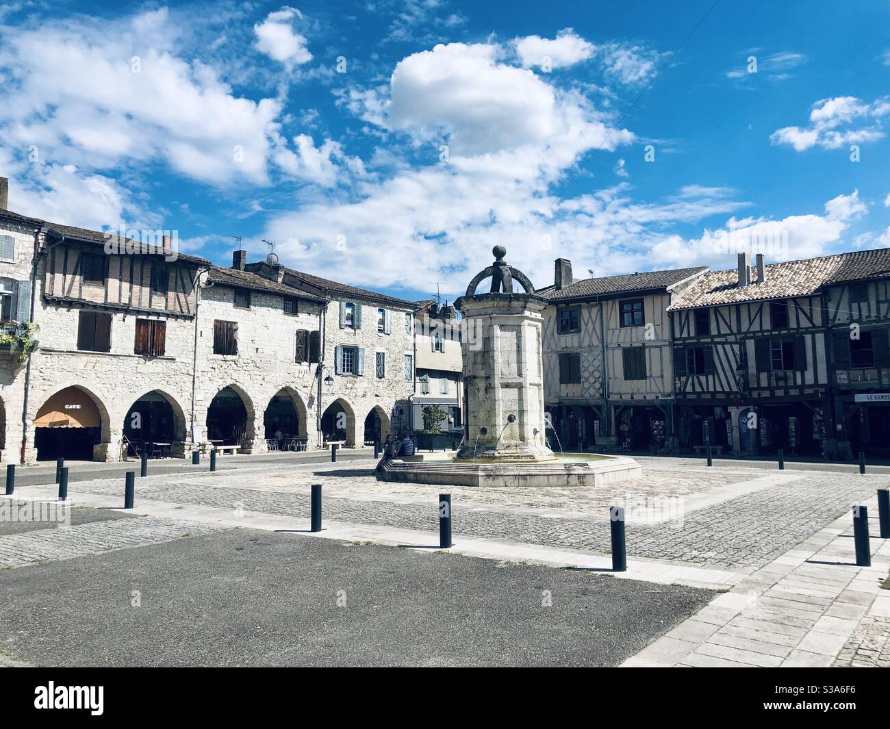 Deserted old town square hi-res stock photography and images - Alamy