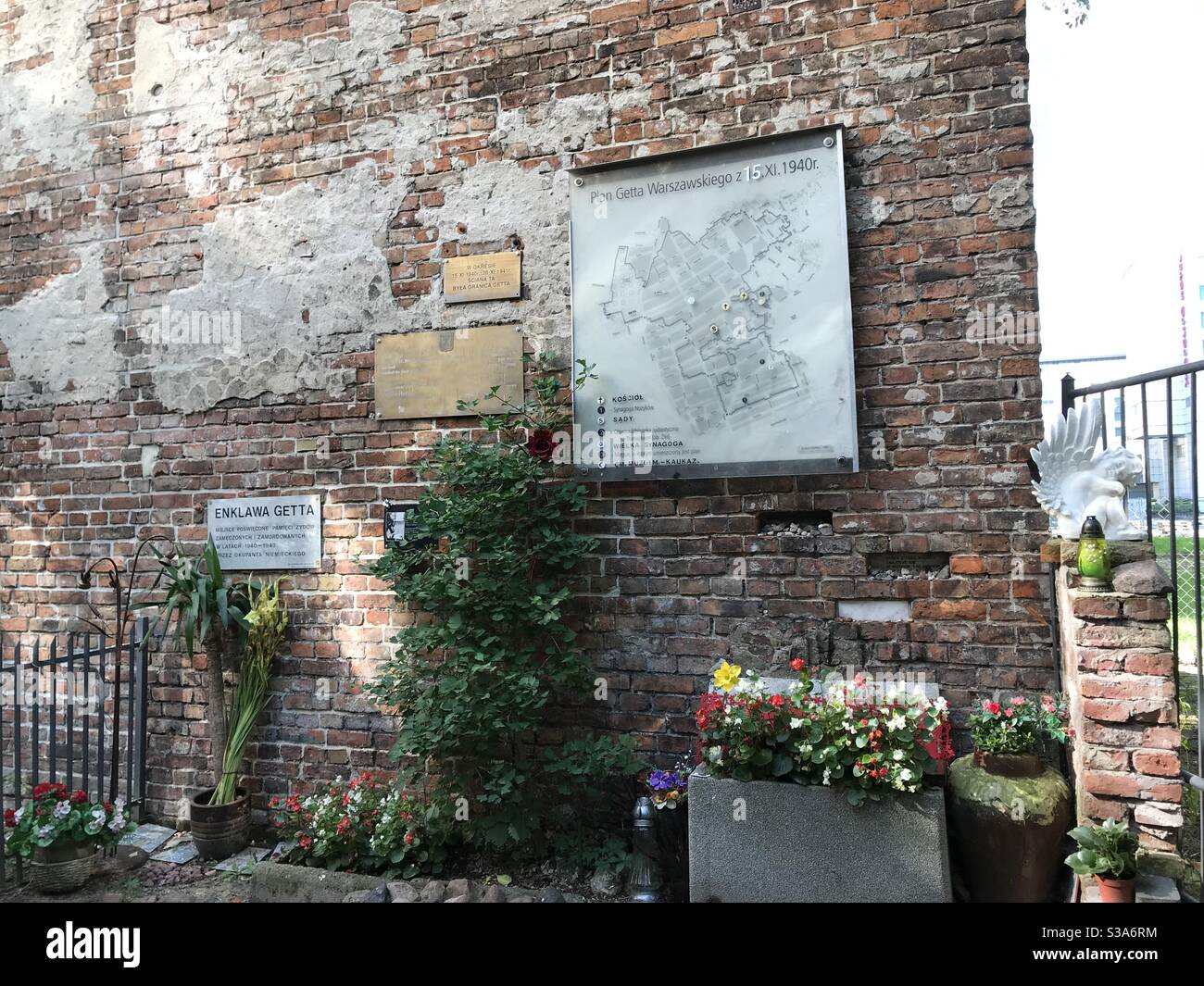 Ghetto wall hi-res stock photography and images - Alamy