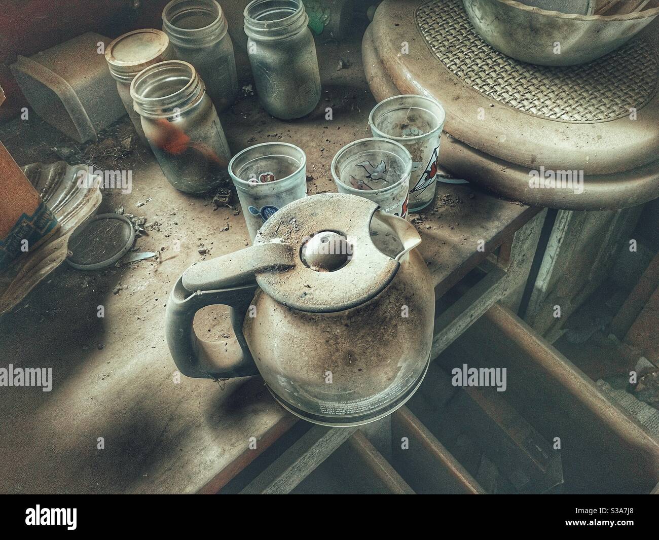 Dusty glass jar hi-res stock photography and images - Alamy