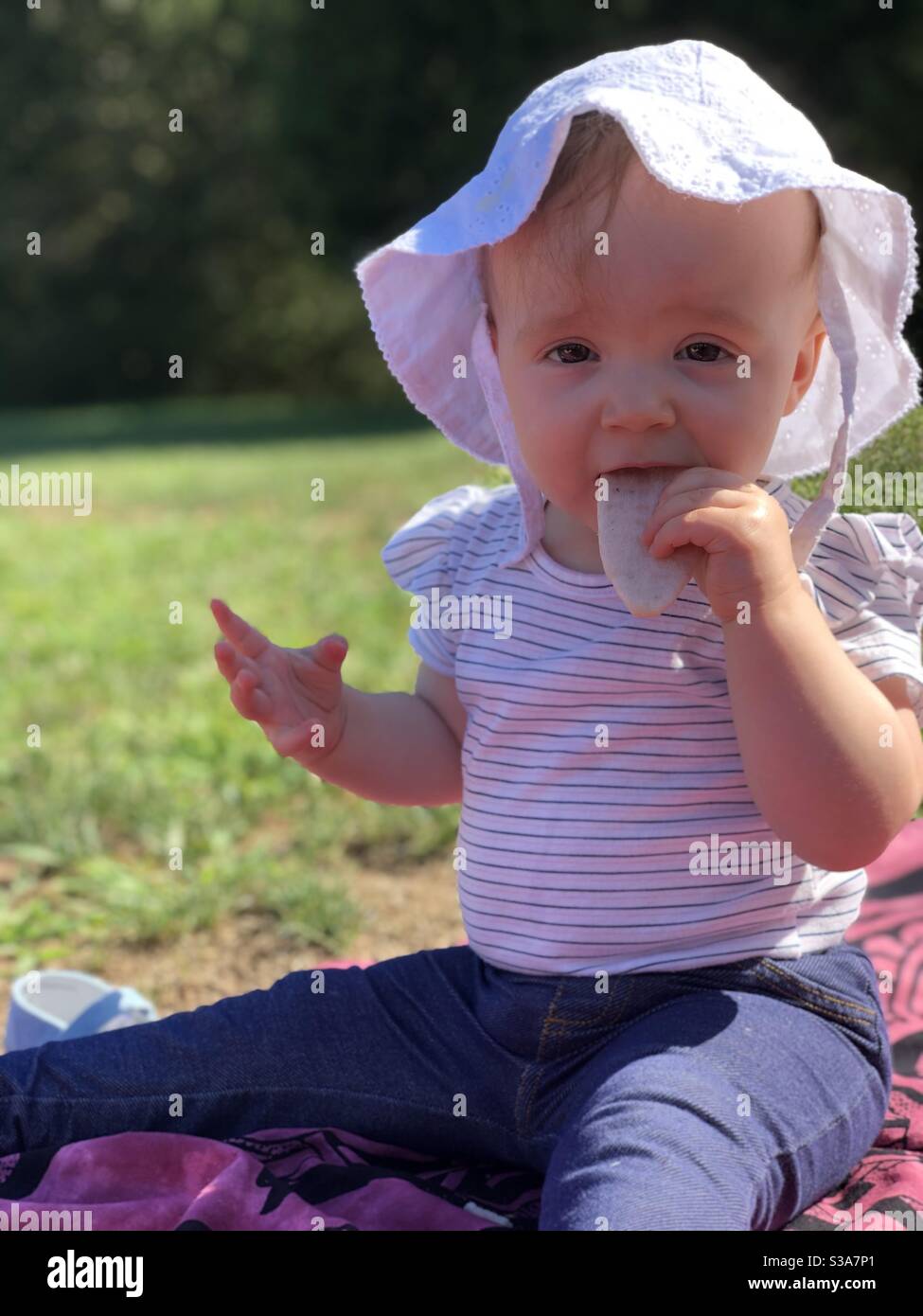 Cracker eating hi-res stock photography and images - Alamy