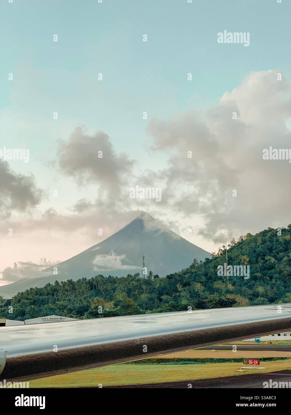 Perfect cone hi-res stock photography and images - Alamy