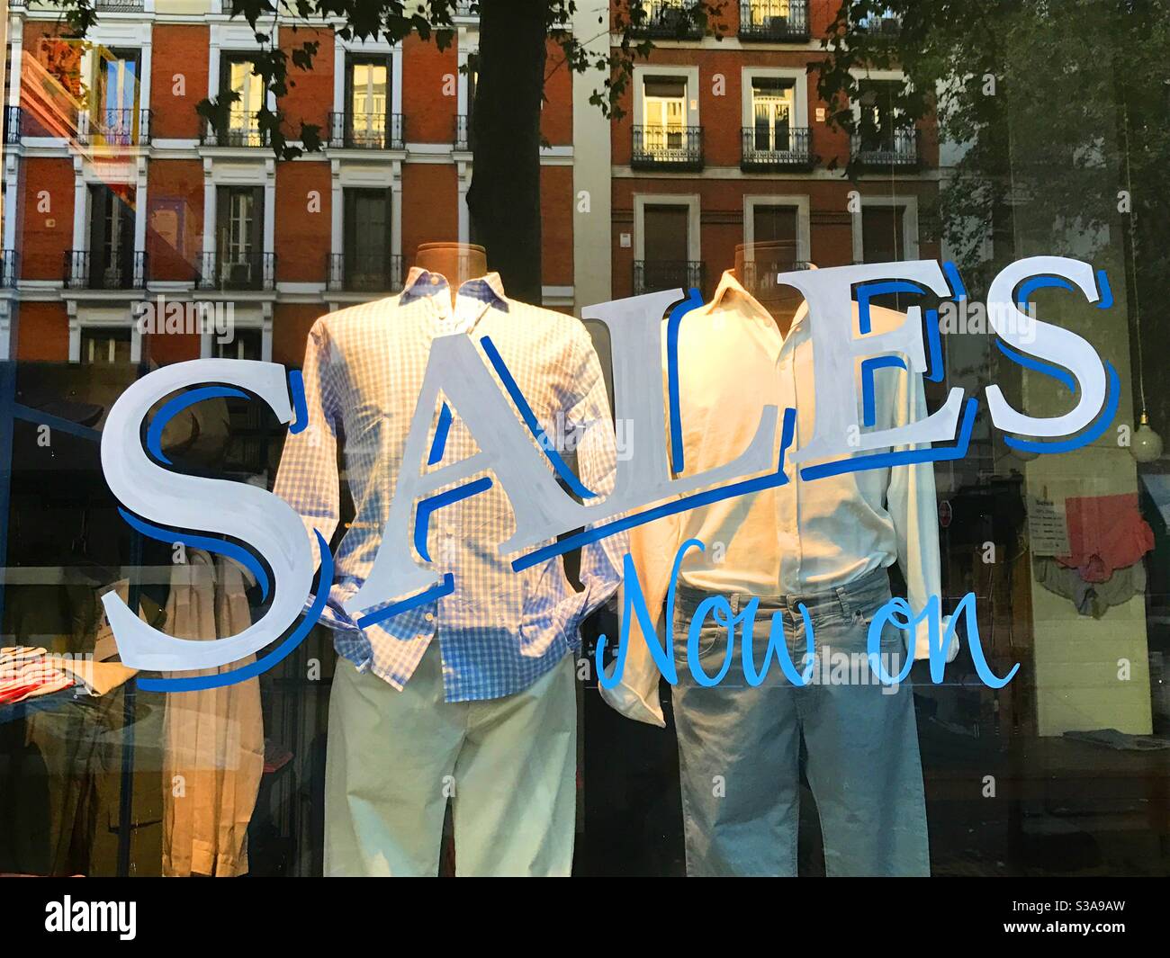 Shopping horizontal hi-res stock photography and images - Alamy