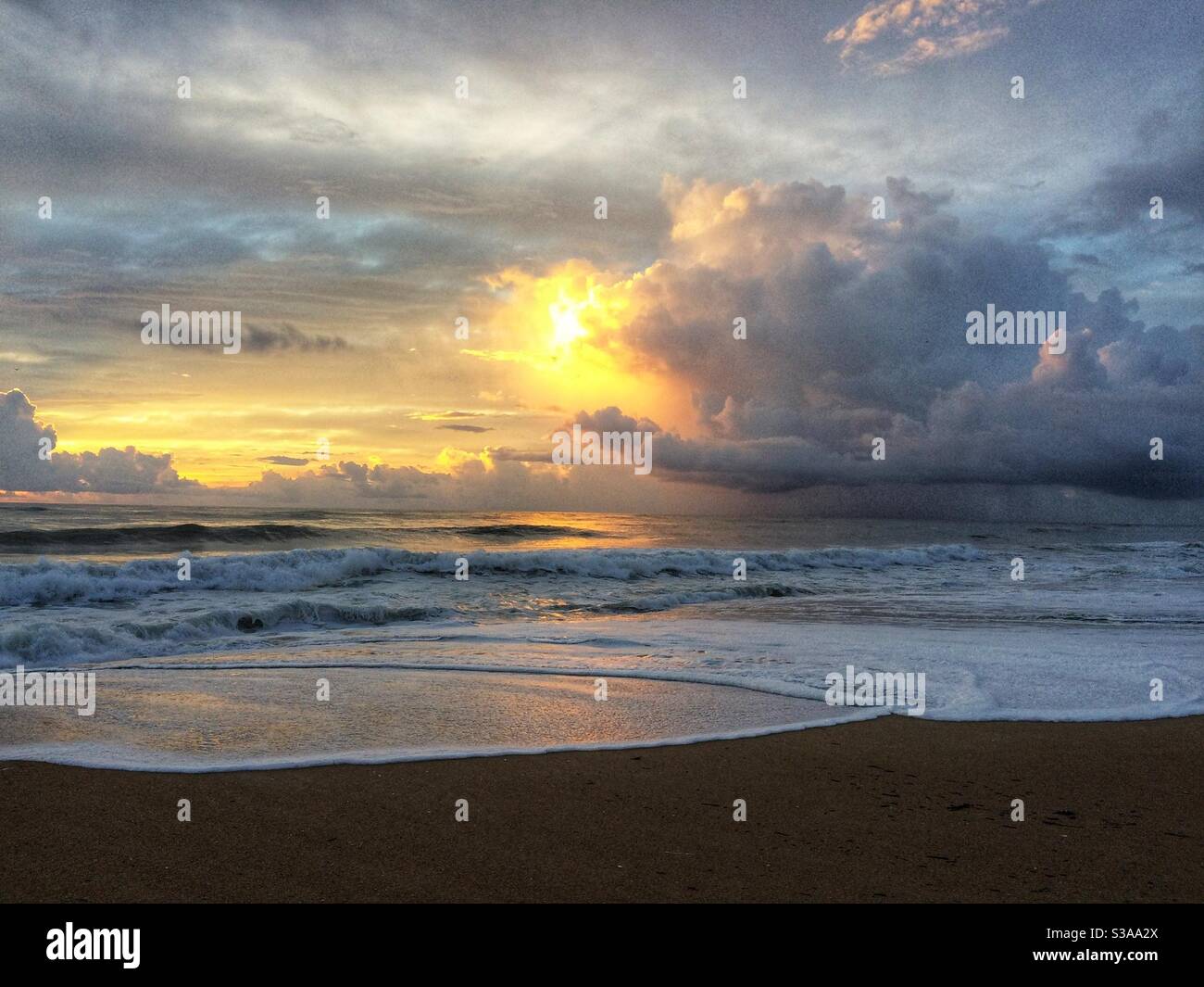 Mighty and strong hi-res stock photography and images - Alamy