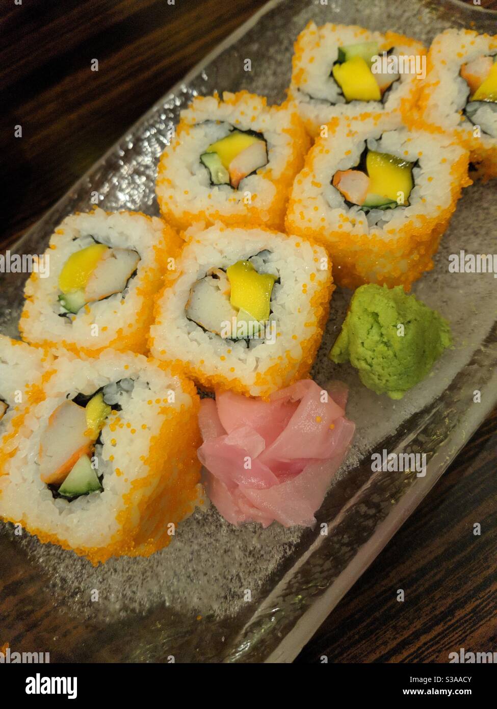 California maki hi-res stock photography and images - Alamy