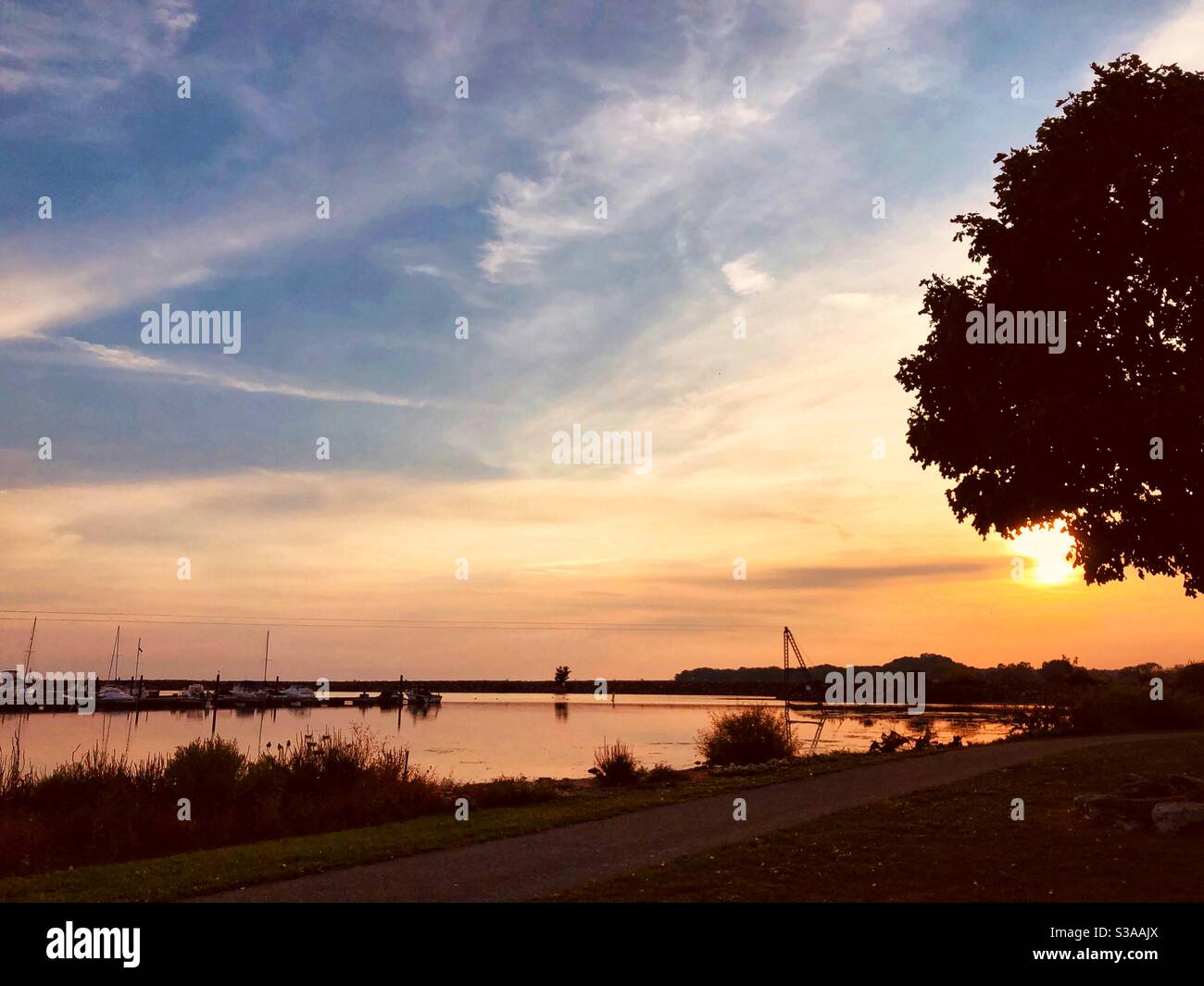 Lake ontario port canada hi-res stock photography and images - Alamy