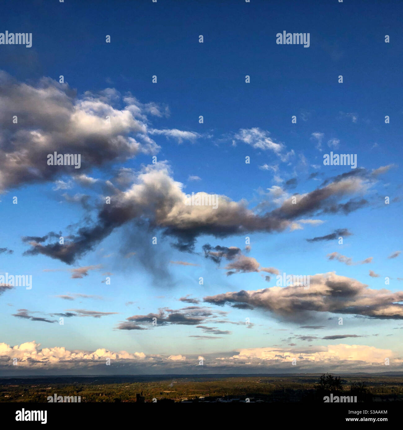 Evening clouds hi-res stock photography and images - Alamy