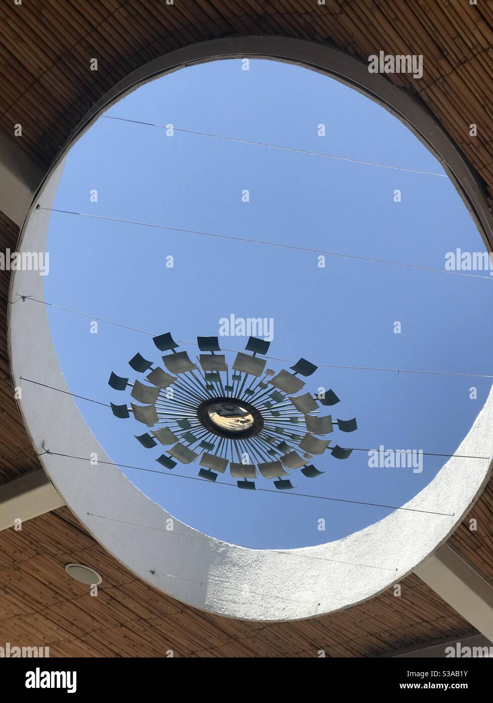 Open ceiling hi-res stock photography and images - Alamy