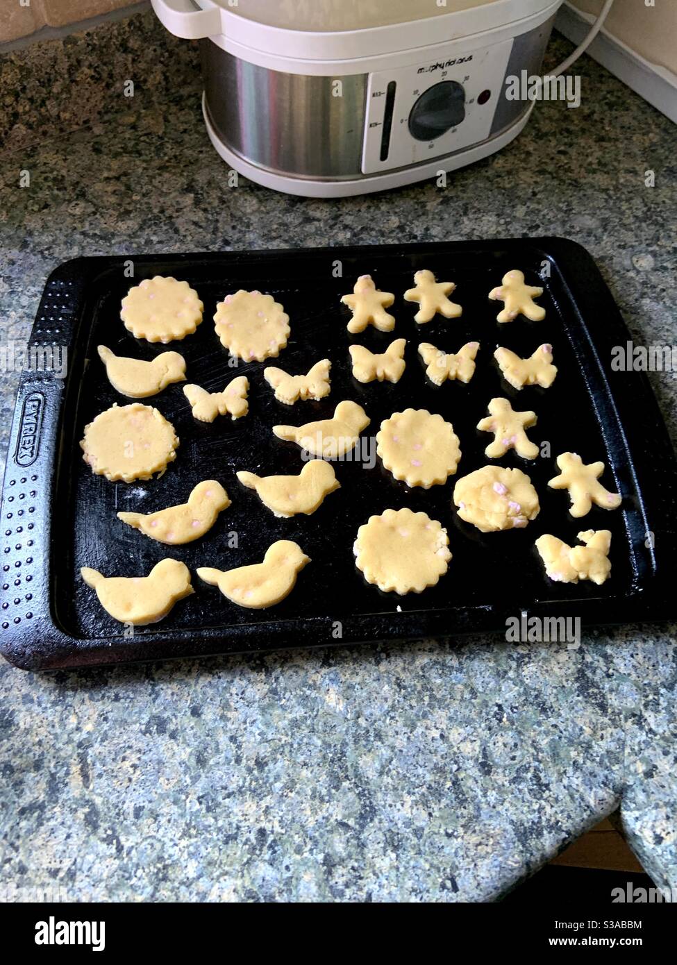 Baking shapes hi-res stock photography and images - Alamy