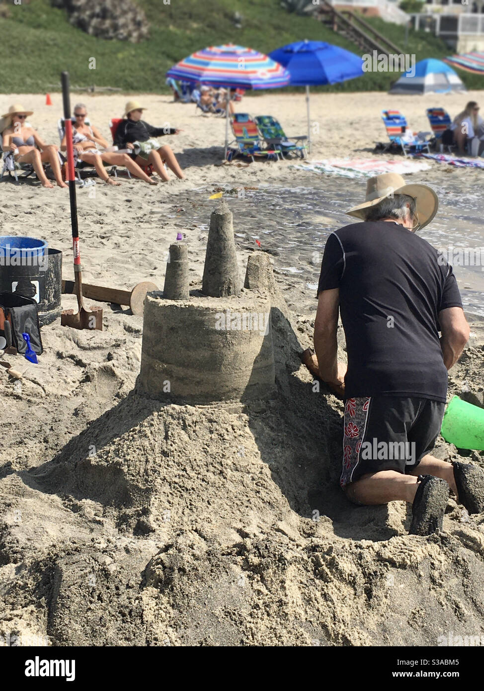 Building castles hi-res stock photography and images - Alamy