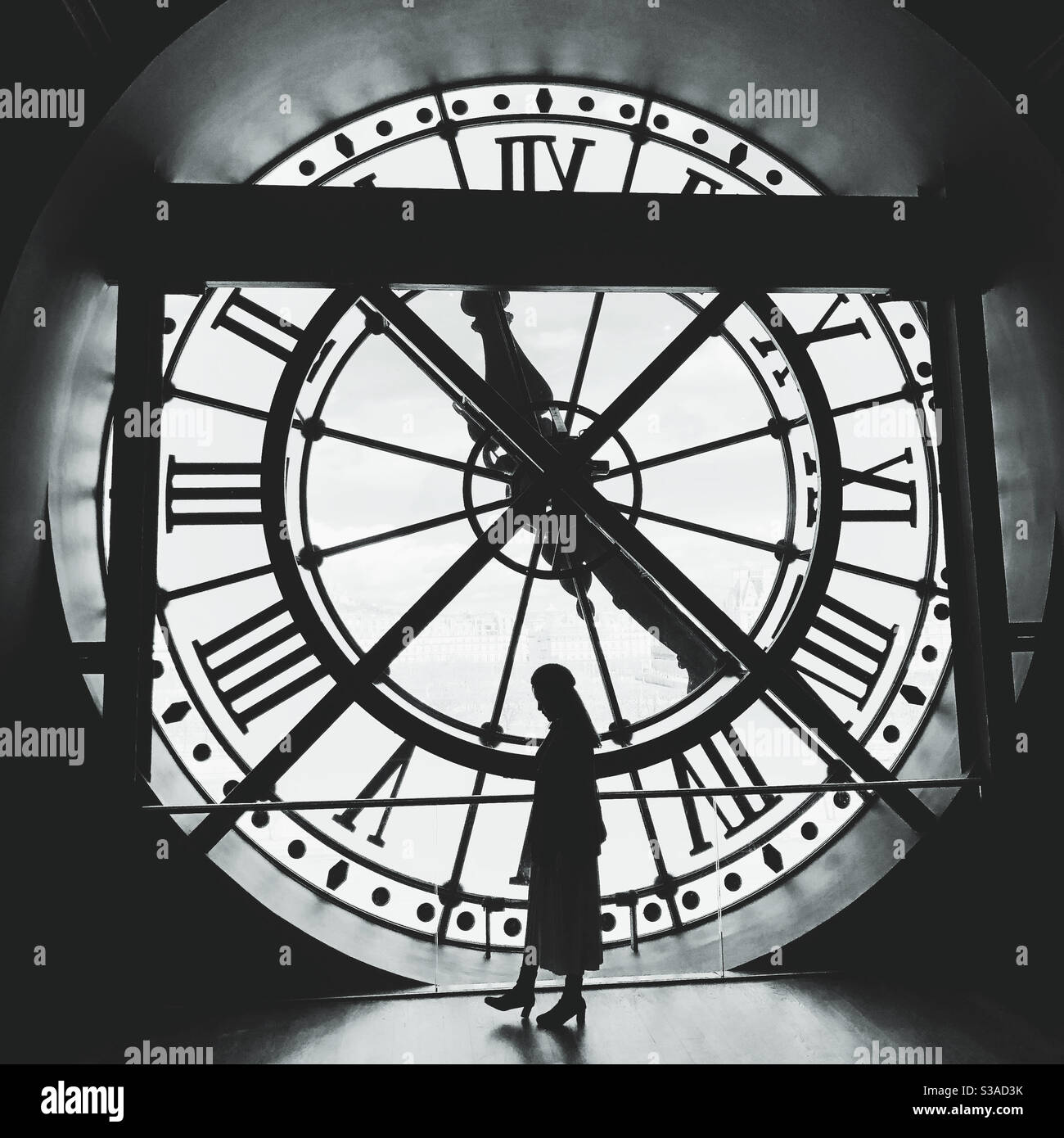 Clock silhouette hi-res stock photography and images - Alamy