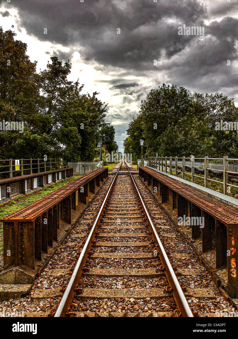 Railway track and bridge hi-res stock photography and images - Alamy